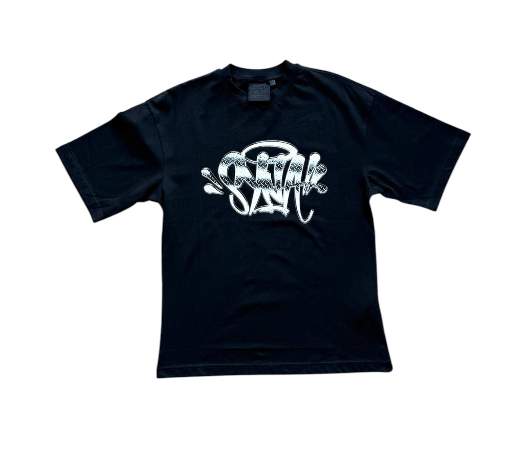 Syna World Tee Steel Black – Capsule district